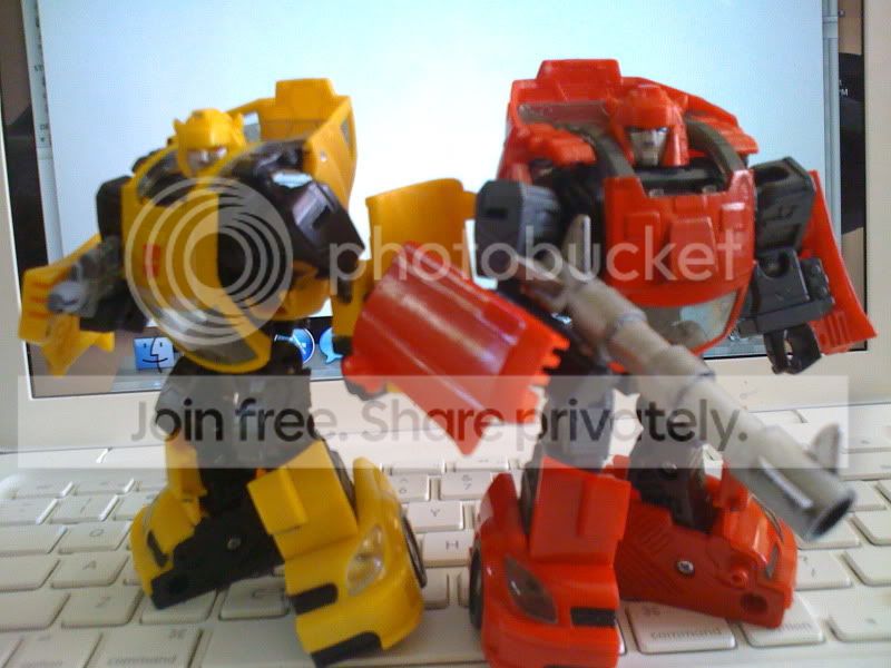 Minor/Repaint: - CHUG: Bumblebee & Cliffjumper | TFW2005 - The 2005 Boards